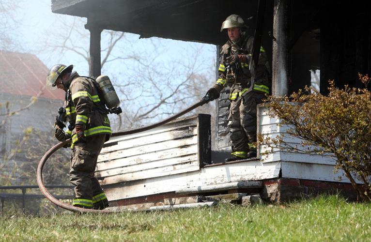 Gallery: Fire on Locust Street | Photos News | herald-dispatch.com