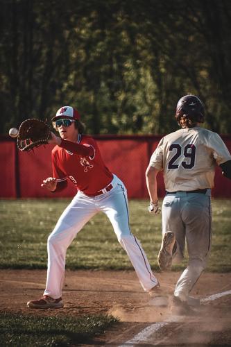 Gray matters in White Falcons' state tourney run | Sports | herald ...