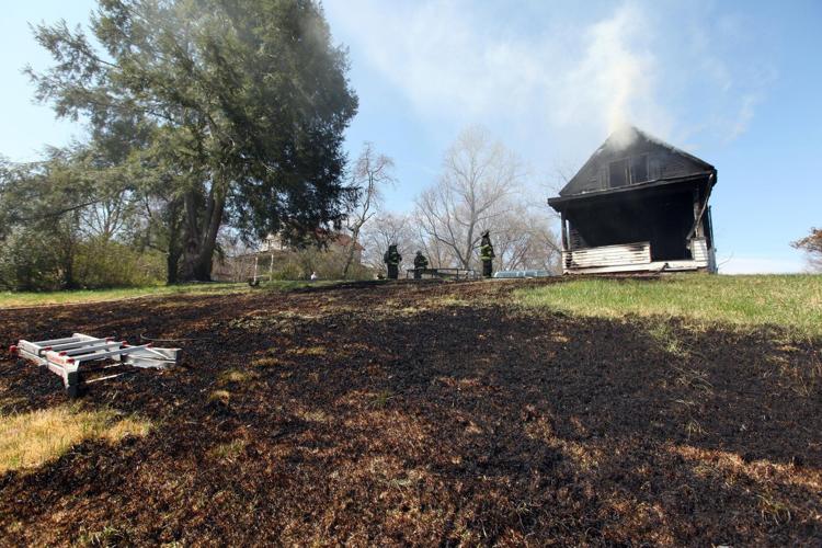 Gallery: Fire on Locust Street | Photos News | herald-dispatch.com