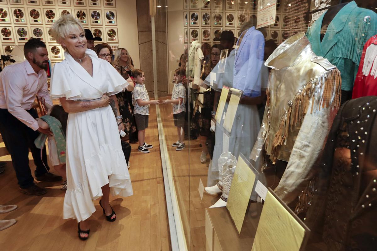 Julie Reeves: Dazzling country sets the stage for summer | Features ...