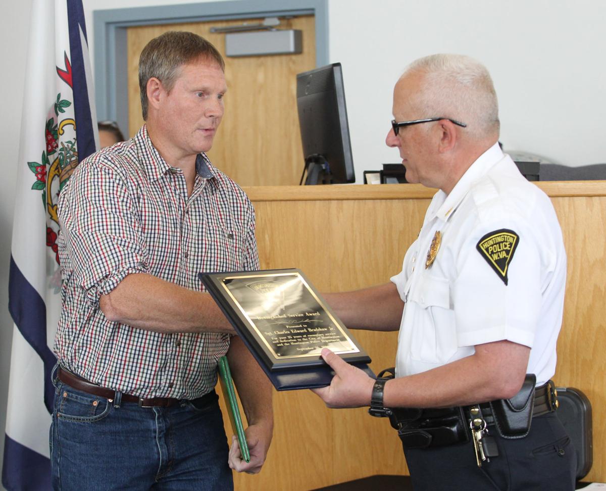 Huntington police officers recognized in ceremony | News | herald ...