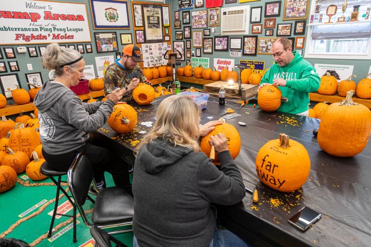 Photos: Volunteers help out at Kenova Pumpkin House | Multimedia | herald-dispatch.com
