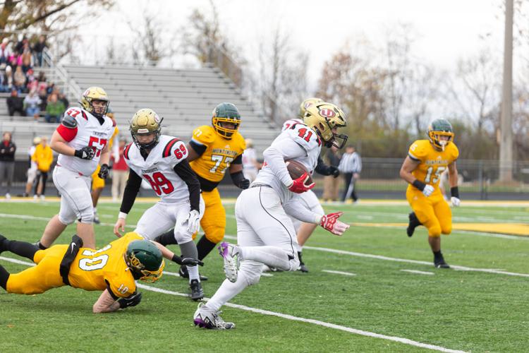 Prep football Class AAAA playoffs: Highlanders hustle from start, upend ...