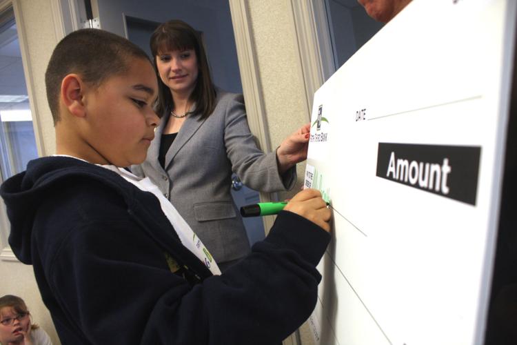 Peyton students learn ins and outs of banking | News | herald-dispatch.com