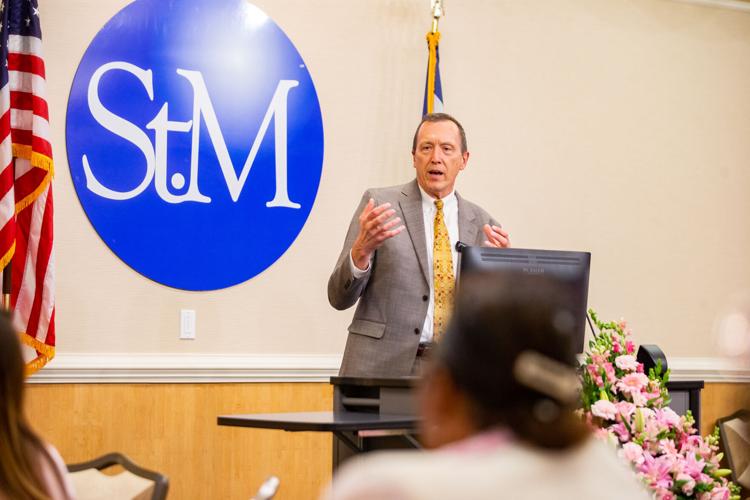 Photos: Edwards Comprehensive Cancer Center Survivors Dinner ...