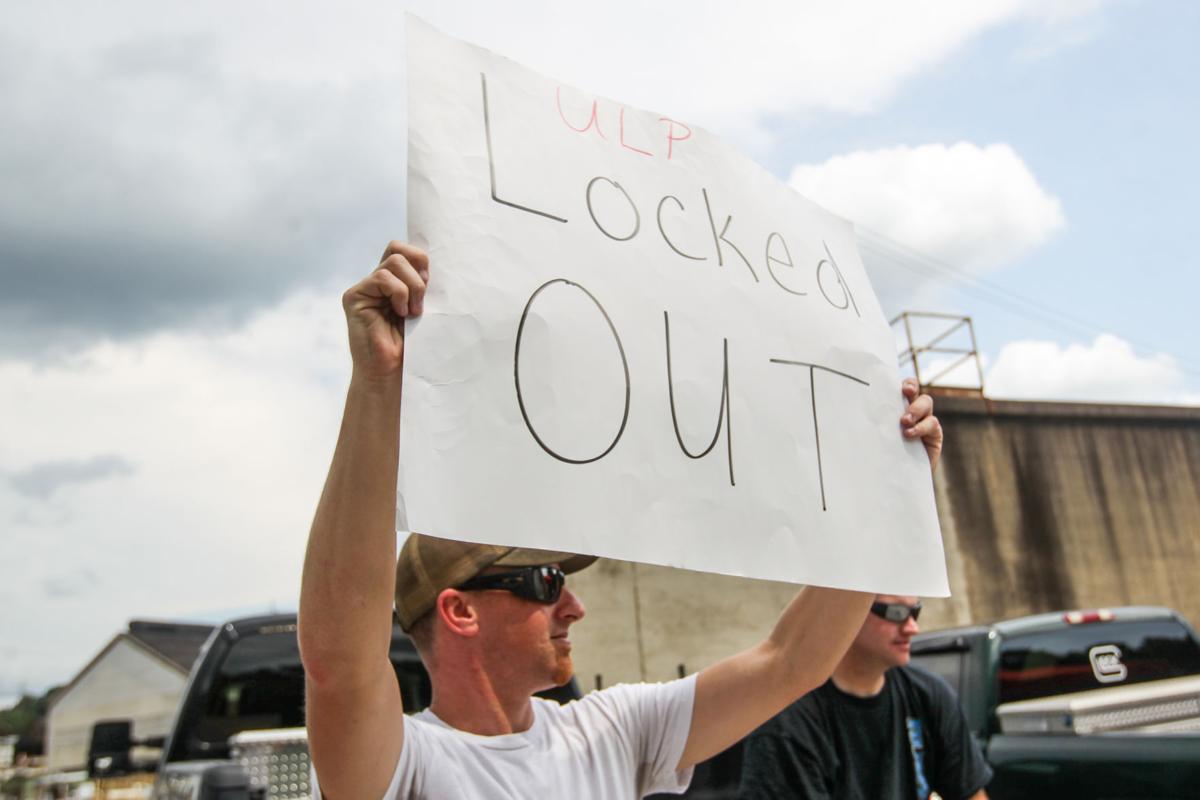 Photos: Union workers picket outside Special Metals | Multimedia ...