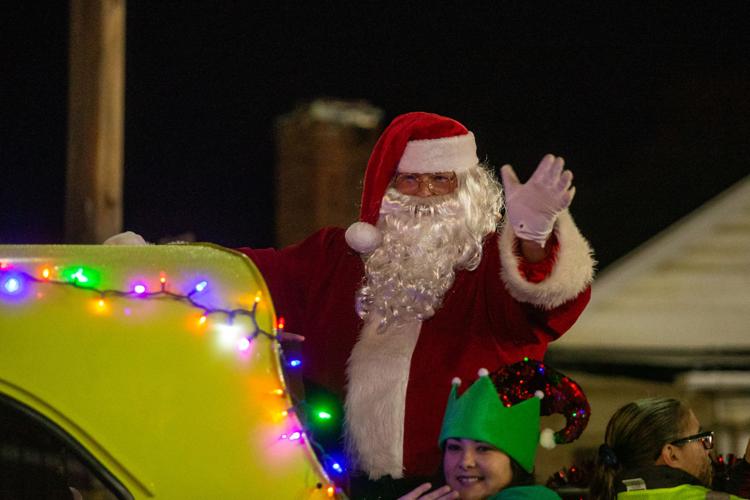 Proctorville residents enjoy first Christmas parade | News | herald ...