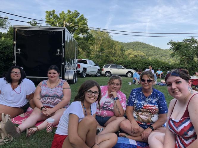 Community members celebrate Independence Day at Wayne City Park | News ...