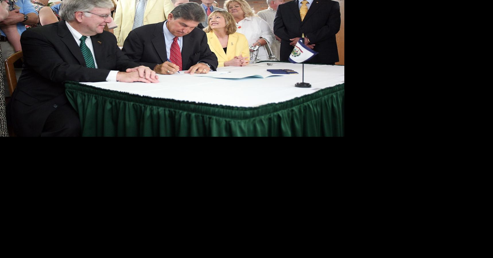 Gallery: Senate Bill 1009 Signing | Photo Galleries | herald-dispatch.com