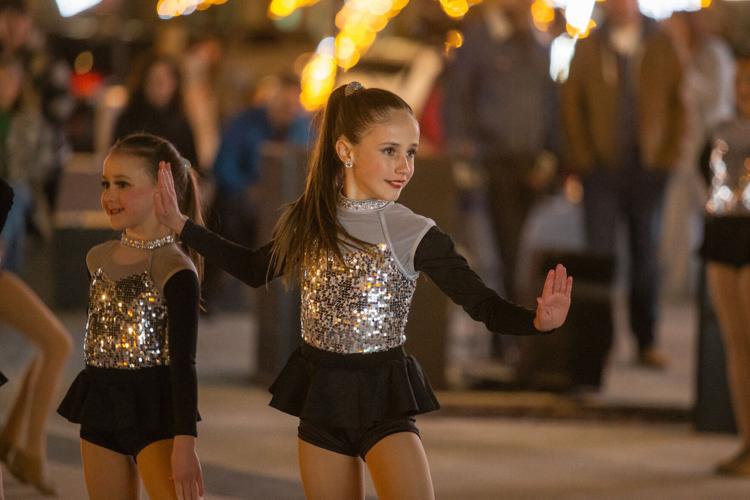Huntington’s holiday season begins with tree-lighting ceremony | News ...