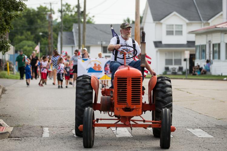 Elementary students parade for Independence Day | News | herald ...