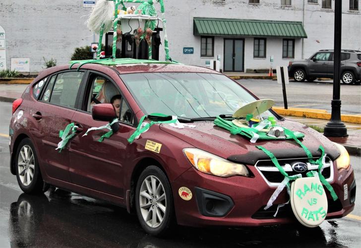 Commode Bowl Parade rolls through Dunbar | Putnam News | herald ...