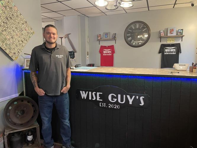 It's all about the wings, burgers and fries at Wise Guys | Dining Guide ...