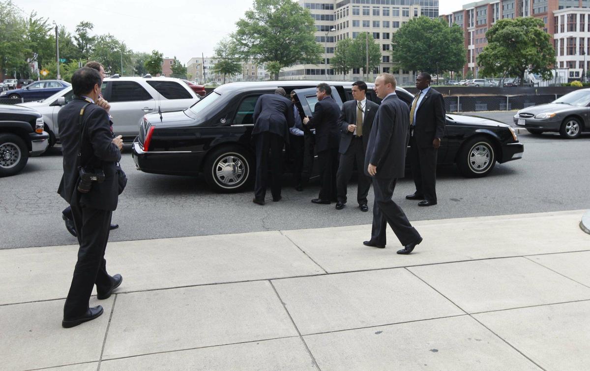 Gallery: Obama goes to Five Guys | News | herald-dispatch.com