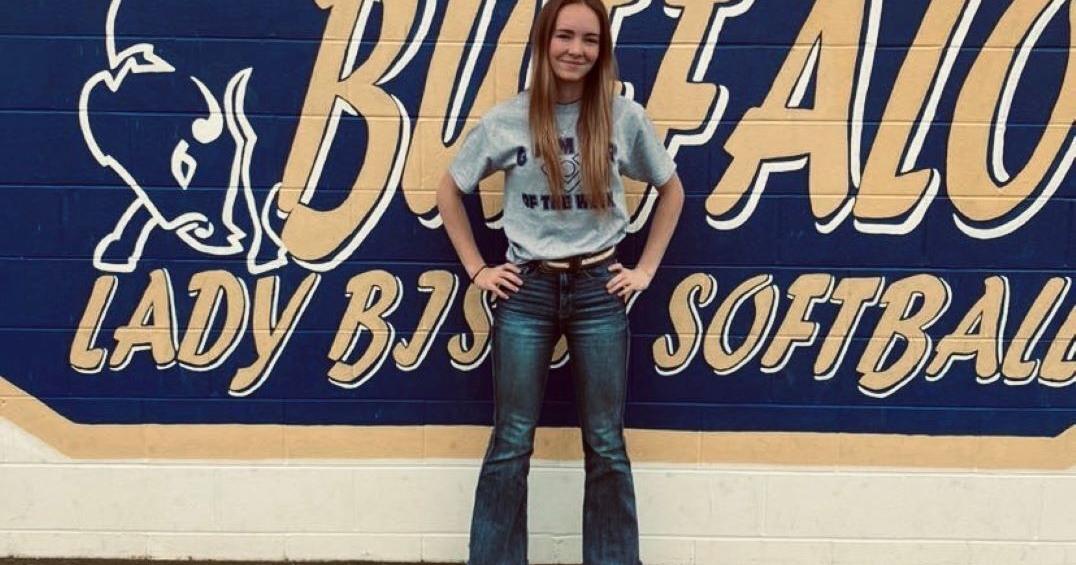 Hannah Adkins: Brock named Female Gamer of the Week | Putnam News ...