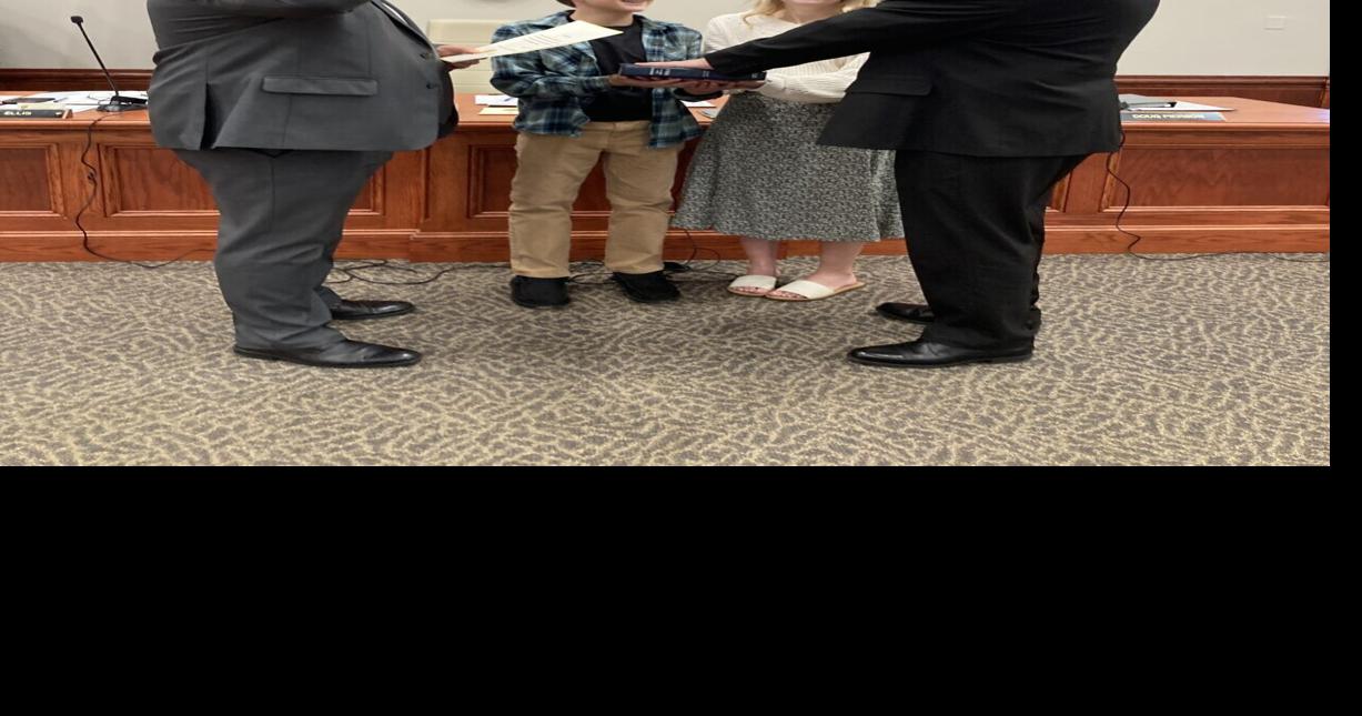 New Putnam County Commissioner Doug Pierson sworn in | Putnam News ...