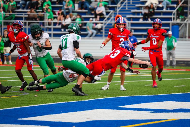 Prep football: Huskies derail Generals, 56-18, in Class AAA first round ...