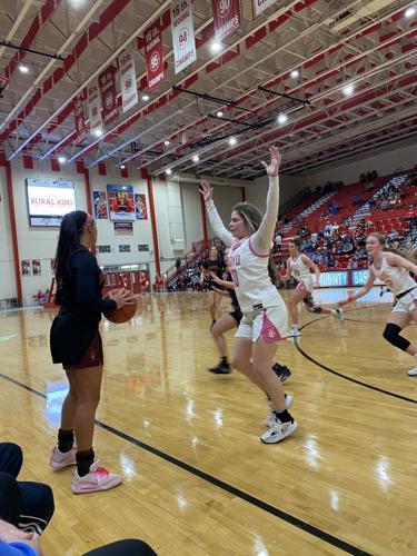 Russell gives Bella the ball in 56-49 win over Lions | Sports | herald ...