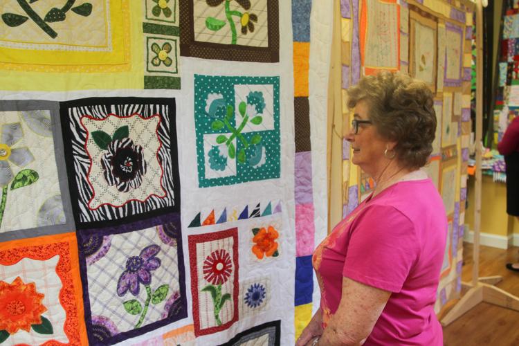 Photos: Tenth Annual Piecemakers Quilt Presentation | Photos News ...