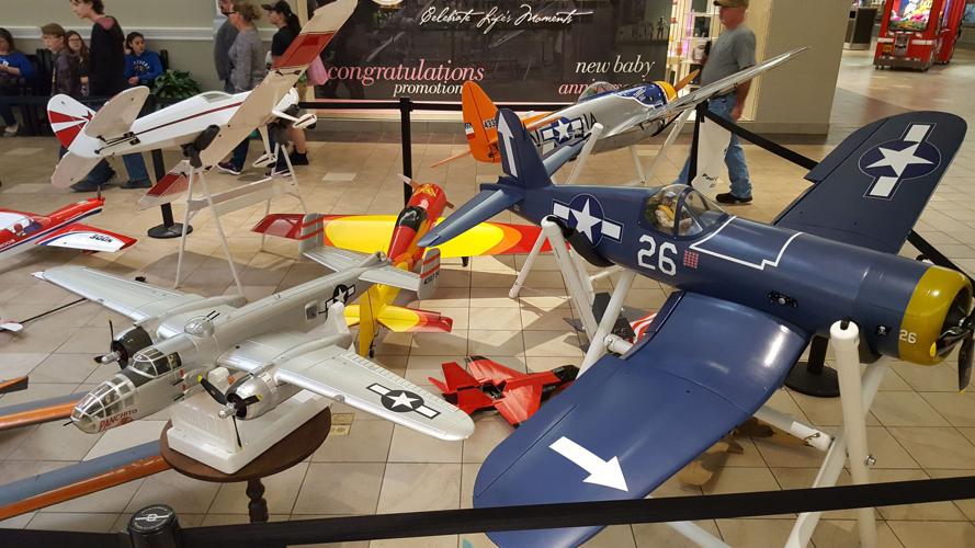 Tri-State Model Flyers host exhibit at Ashland Town Center Mall ...
