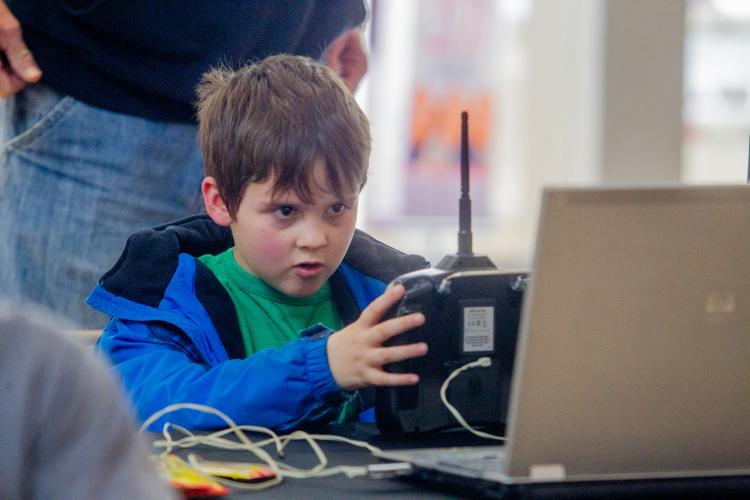 Photos: Tri-State Model Flyers conduct annual mall show | Multimedia ...