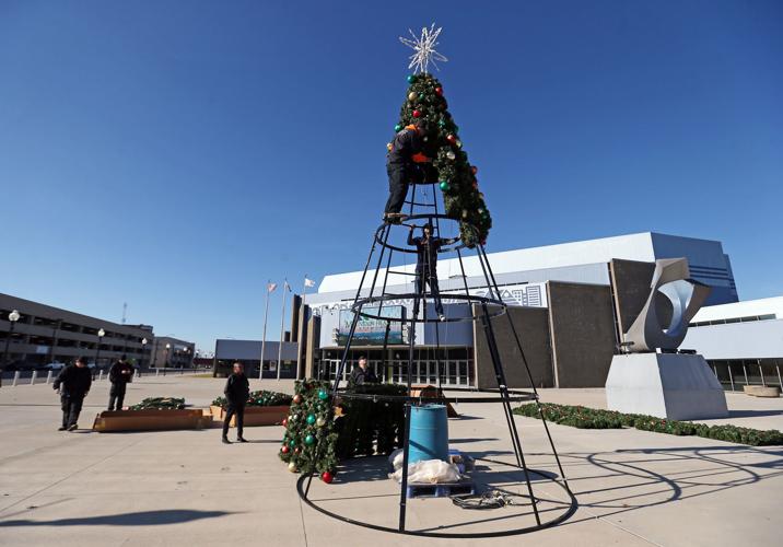 Arena's Christmas Tree set up ahead of lighting ceremony | News ...