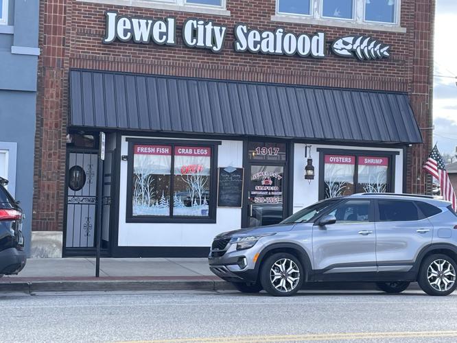Jewel City Seafood brings the ocean inland | Dining Guide | herald ...