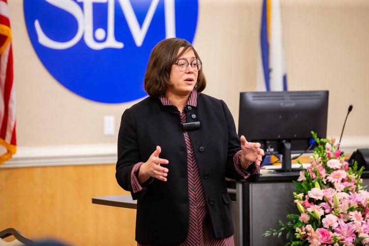 Photos: Edwards Comprehensive Cancer Center Survivors Dinner ...