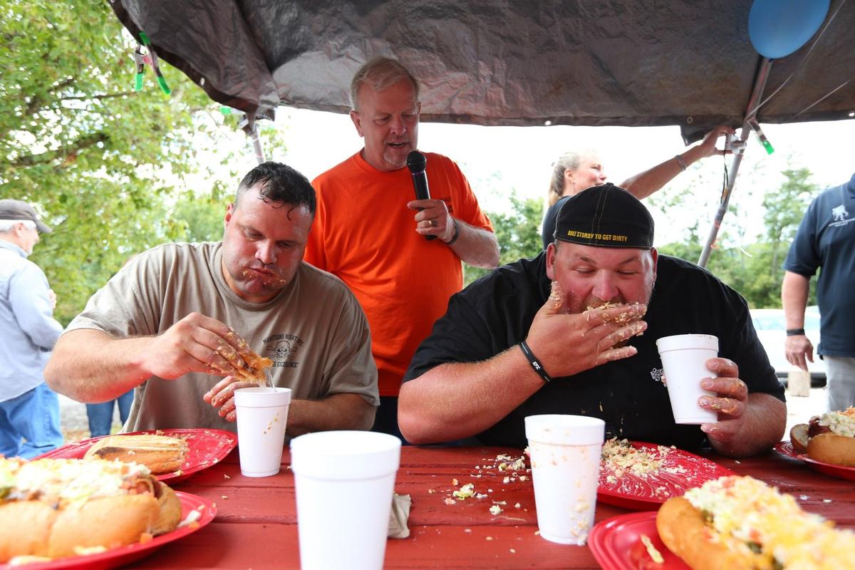 Contest winner chows down on Hillbilly Hotdog's legendary challenge ...