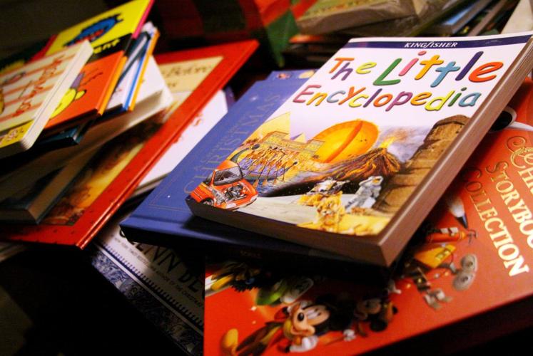 Gallery: Women2Women Committee Holiday Social | Photos News | herald ...