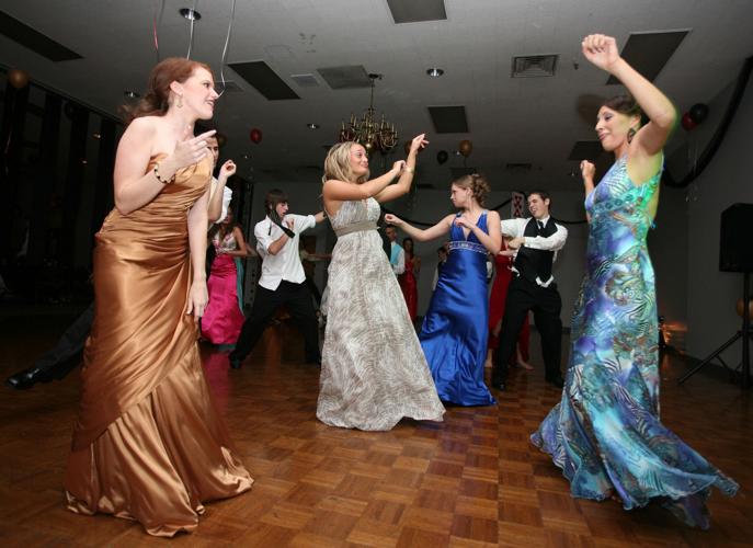 Gallery: St Joseph High School prom | News | herald-dispatch.com