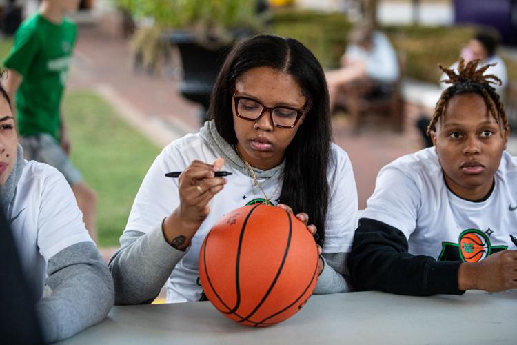 Marshall basketball kicks off with outdoor event | News | herald ...