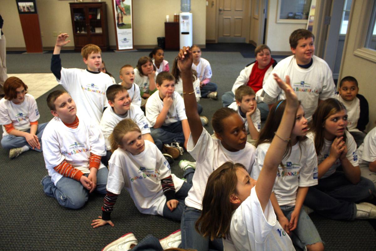 Peyton students learn ins and outs of banking | News | herald-dispatch.com