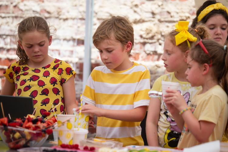 Photos: Huntington Dance Theatre hosts lemonade stand at The Market ...