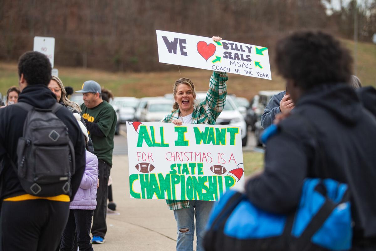Photos: HHS Football Team Send-off | Multimedia | herald-dispatch.com