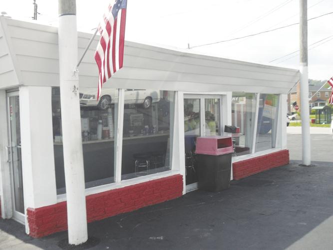 Midway continues serving up classic hot dogs, burgers | Dining Guide ...