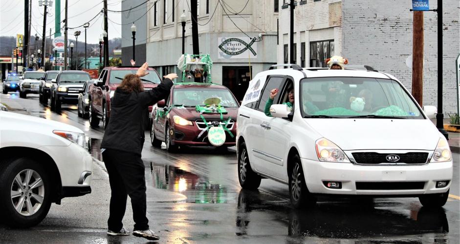 Commode Bowl Parade rolls through Dunbar | Putnam News | herald ...
