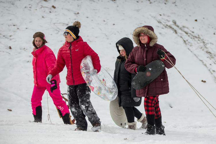 Photos: People spend the afternoon out in the snow at Ritter Park ...