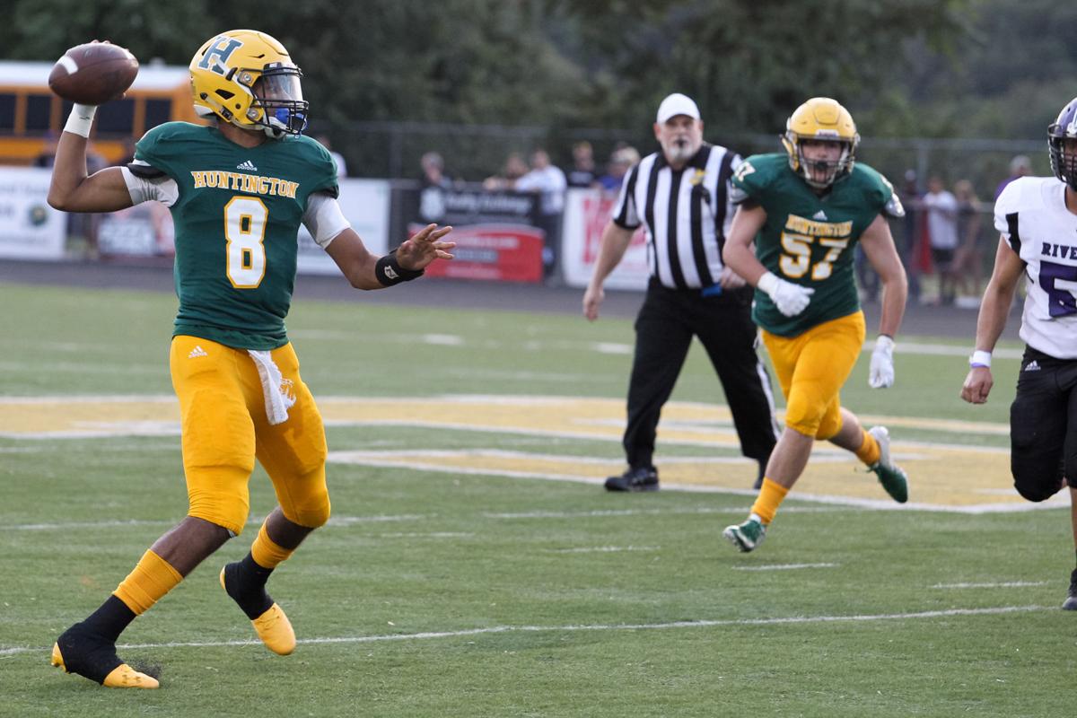 Photos: High School Football, Huntington Highlanders vs. Riverside ...