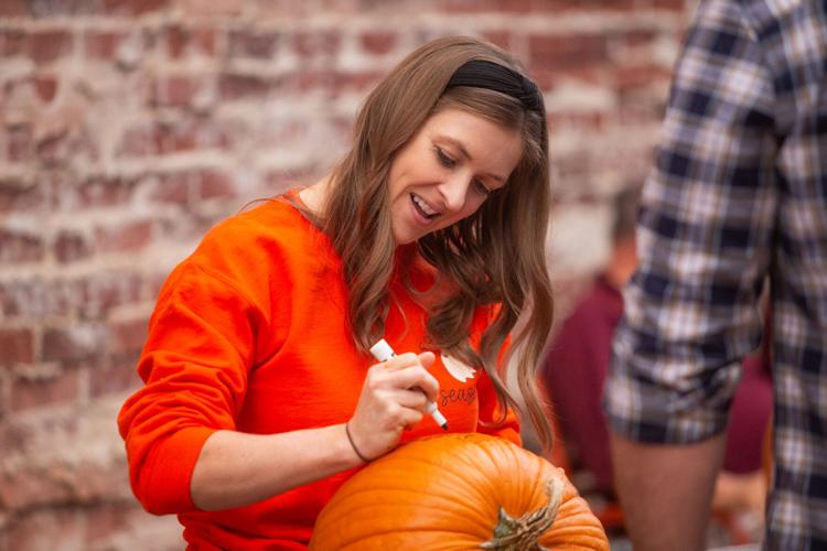 Chefs, surgeons compete in pumpkin carving contest to benefit children ...