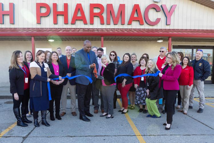 FamilyCare Health Centers hosts grand opening for first walk-in clinic ...