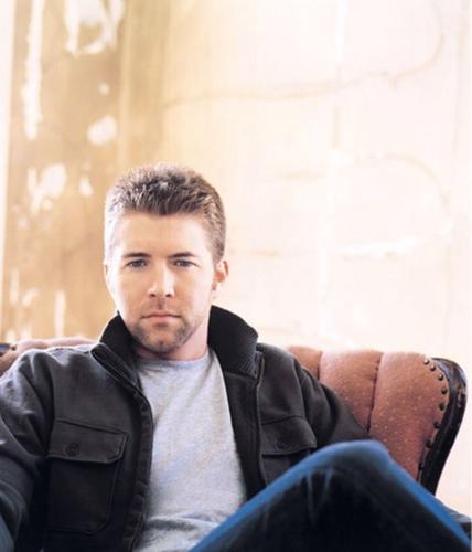Country star Josh Turner to perform at Ashland's Paramount Arts Center ...