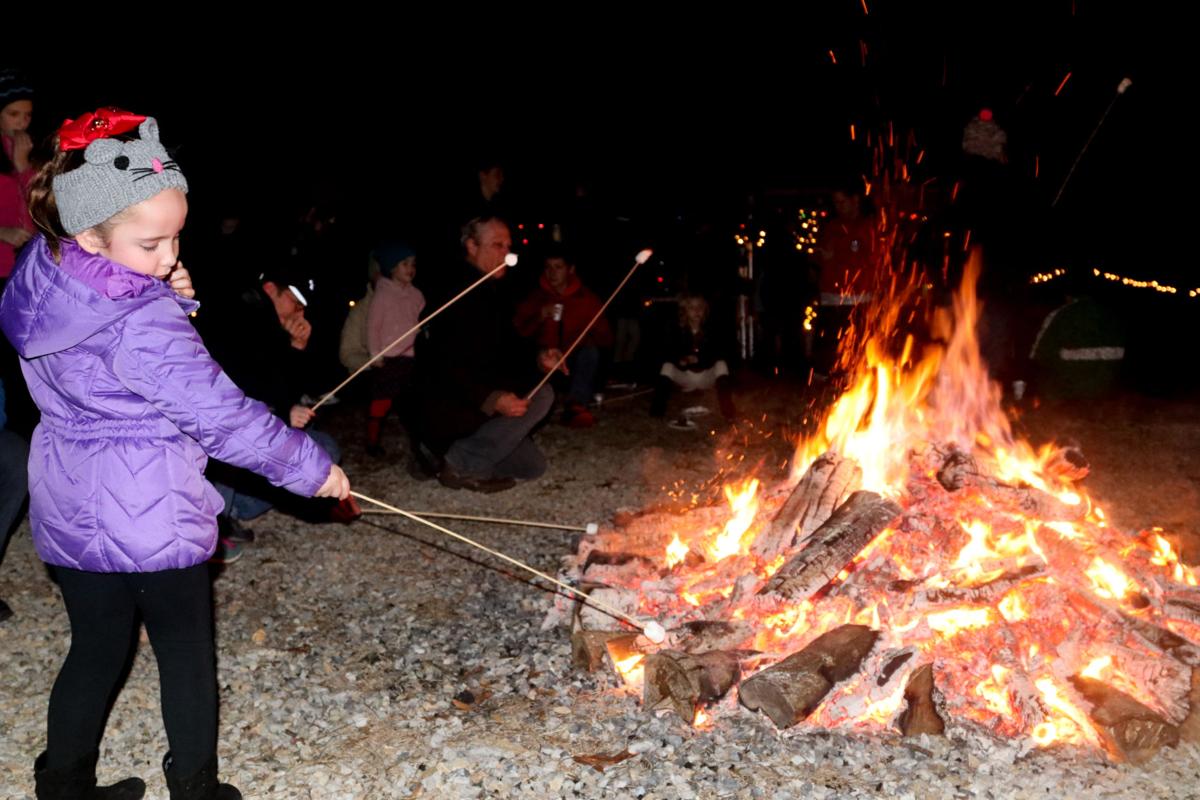 Photos: Cozy Christmas Campfire | Photo Galleries | herald-dispatch.com