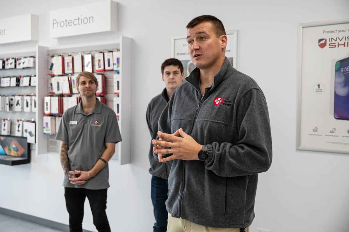 BUSINESS BEAT: CPR Cell Phone Repair moves from mall to Merritt Creek ...