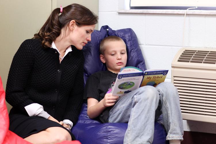 Gallery: Jennifer Garner visits Ashton Elementary | Photos News ...