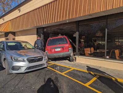 Four-car crash results in vehicle striking Tudor's Biscuit World | News ...