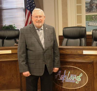 Getting local perspectives: Ashland mayor revives 'Walk with the Mayor ...