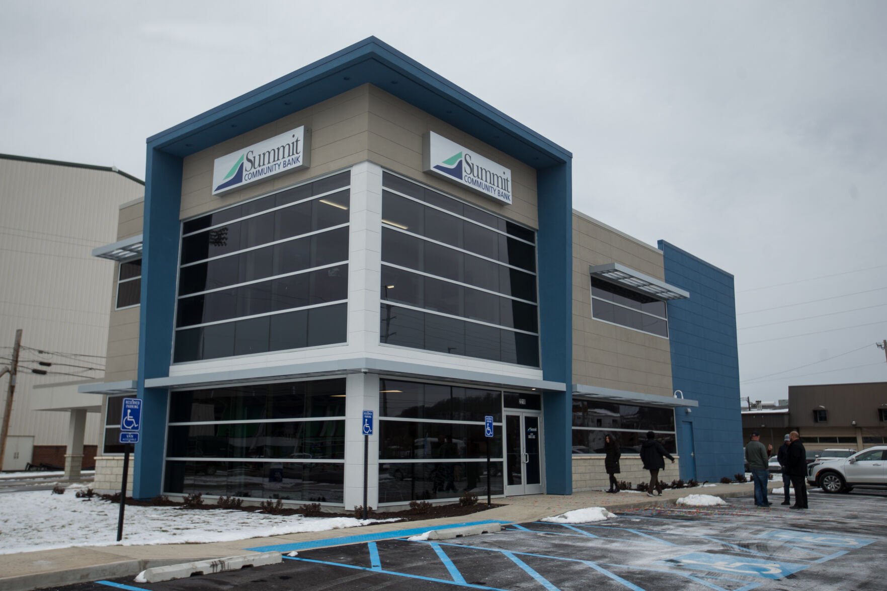 Summit, Burke & Herbert banks complete merger | Business | herald ...