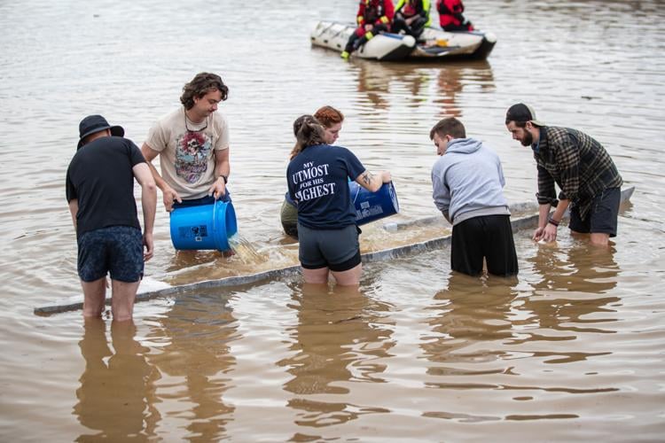 College, high school students participate in Concrete Canoe competition ...
