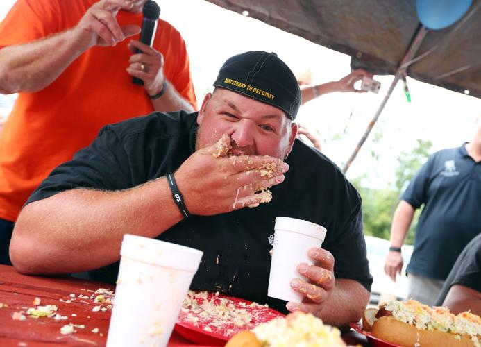 Contest winner chows down on Hillbilly Hotdog's legendary challenge ...